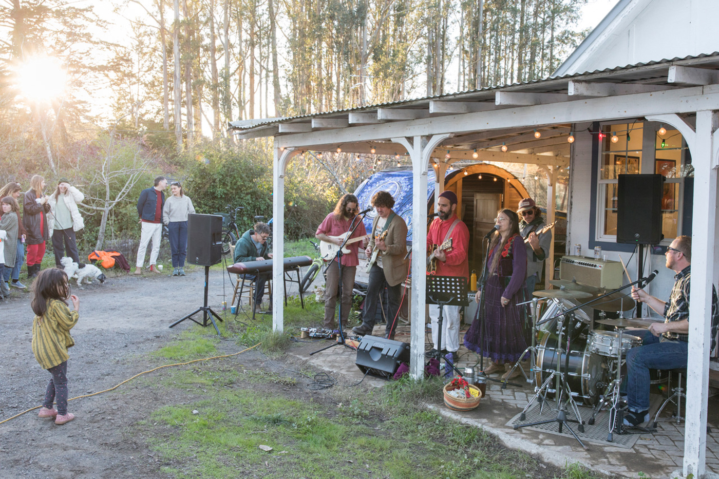 Grateful Dead nostalgia unites band of millenials - Point Reyes Light